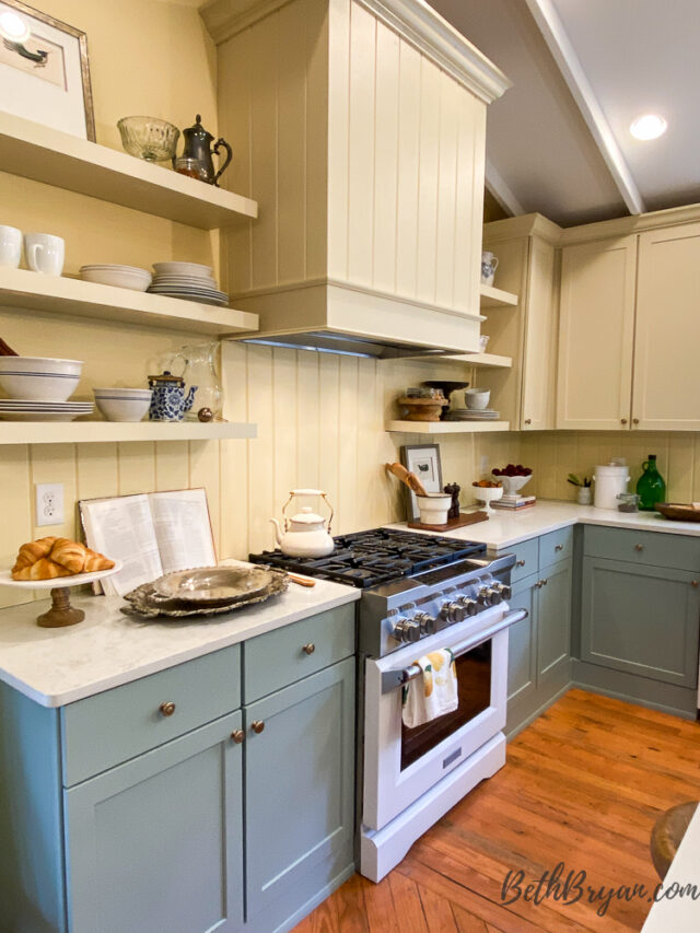 See Inside The Big Fish House - Beth Bryan